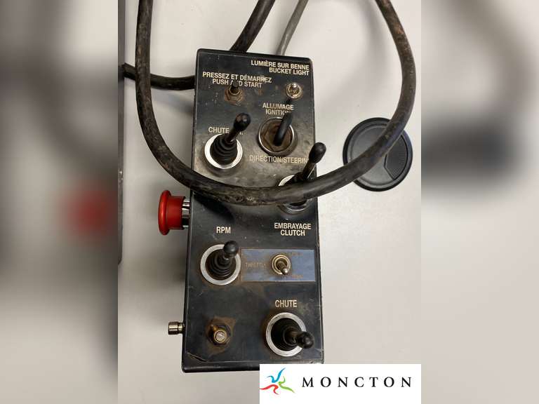 Vohl DV-4000 Loader Mounted Snowblower with Controls and Gauges ...