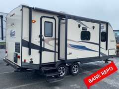 2015 Coachmen Freedom Express 233RBS - Jardine Auctioneers