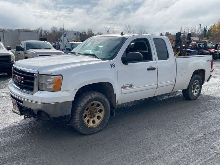 2011 GMC Sierra Nevada Edition with Plow - Jardine Auctioneers
