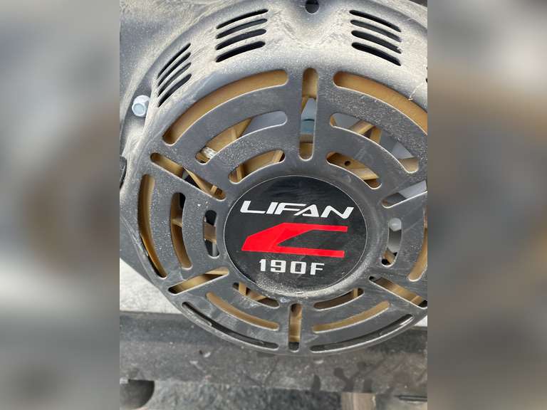 Red Runner Wood Chipper with Lifan 190F Engine- new - Jardine Auctioneers