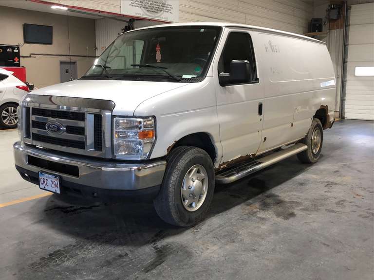 2011 Ford E-Series Cargo - Jardine Auctioneers