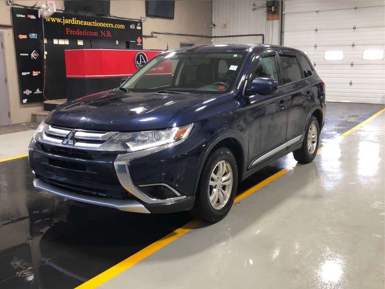 2017 Mitsubishi Outlander ES - Jardine Auctioneers