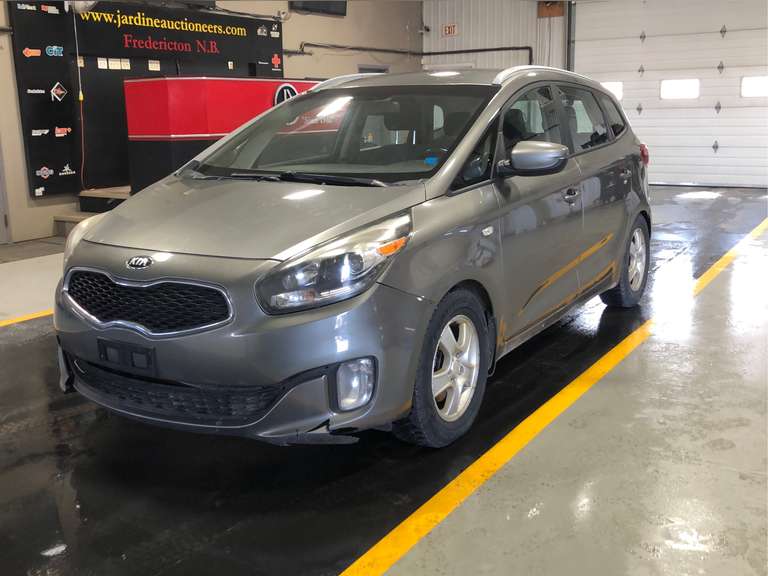 2015 Kia Rondo - Jardine Auctioneers