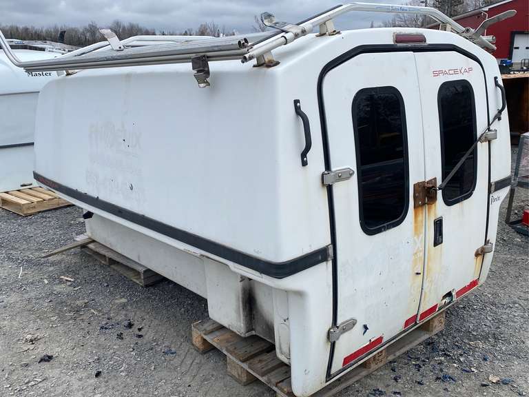 SpaceKap for 8’ Box - Jardine Auctioneers