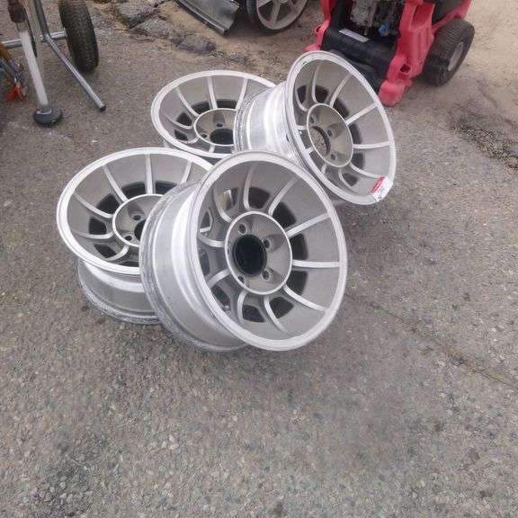 (Qty 4) 5 HOle American Mag Rims - J&J Auctioneers LLC