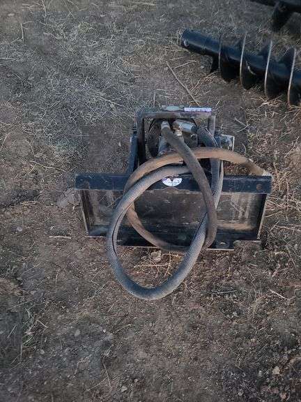 Boxer Hyd. Auger Attachment - J&J Auctioneers LLC