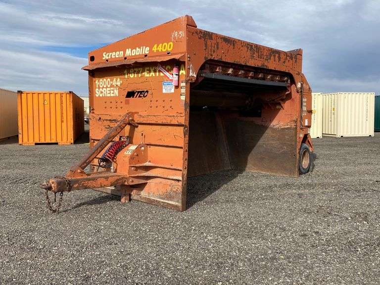 Extec 4400 Portable 2 Deck Screen Plant - J&J Auctioneers LLC