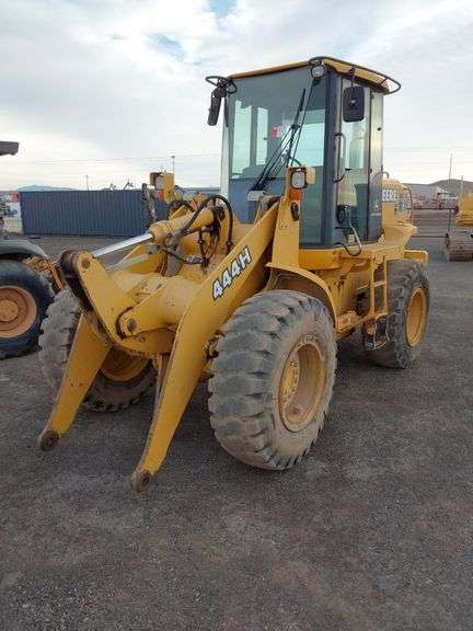 2002 John Deere 444 H Wheel Loader - J&J Auctioneers LLC