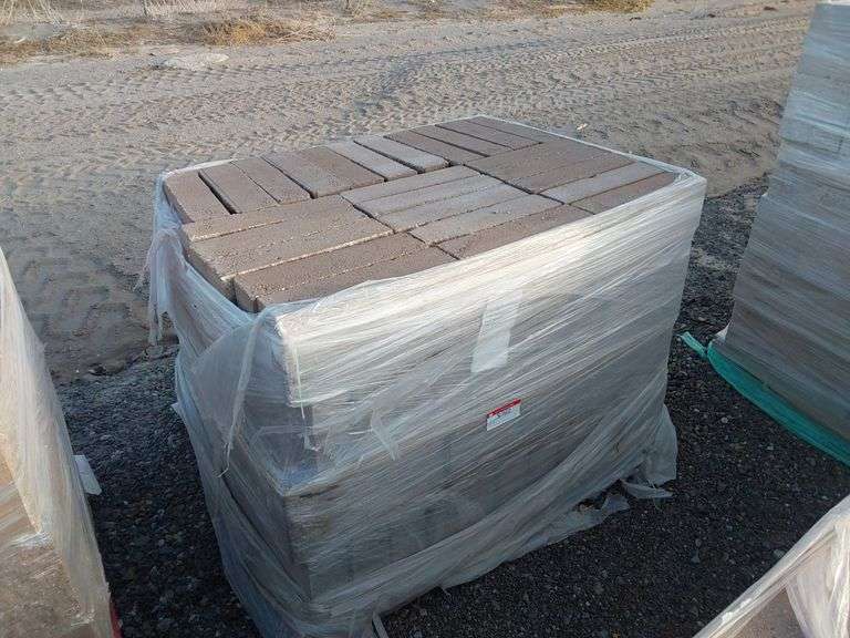 Pallet 4816 Solid Cap Blocks - J&J Auctioneers LLC
