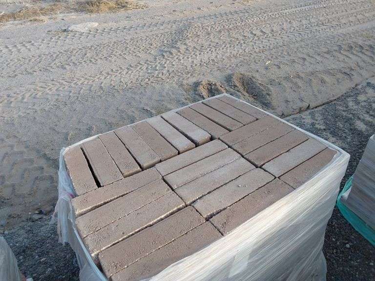 Pallet 4816 Solid Cap Blocks - J&J Auctioneers LLC