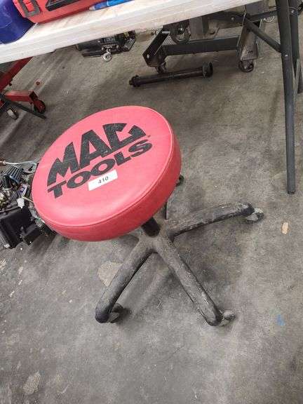 Mac tools roll around Stool - J&J Auctioneers LLC