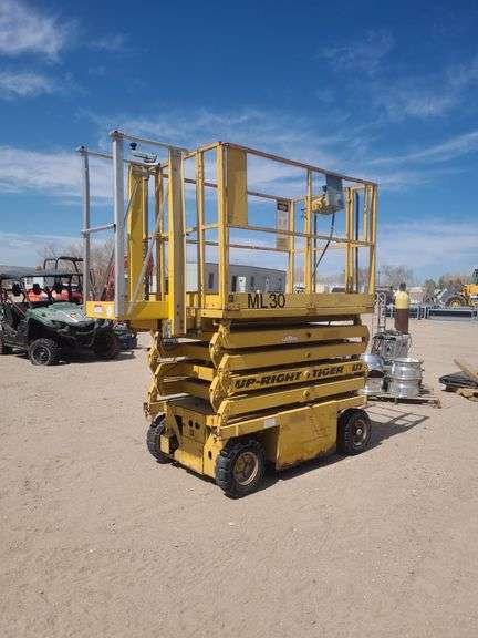 Inoperable Upright Tiger ML30 Siccors lift - J&J Auctioneers LLC