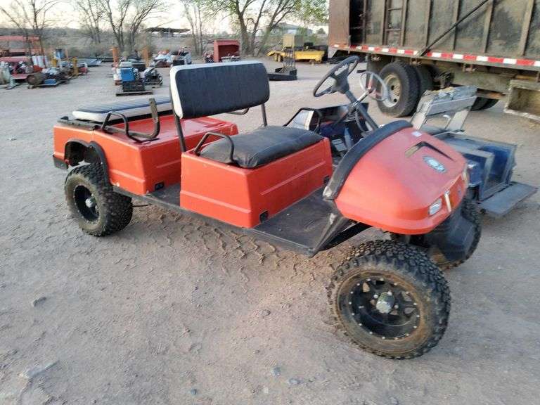 Inoperable- Columbia Par-car golf cart - J&J Auctioneers LLC