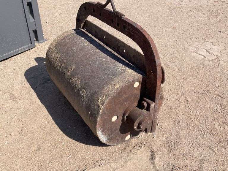Pull Behind 3ft Roller Tamper - J&J Auctioneers LLC