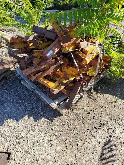 Qty Concrete Form Hardware - J&J Auctioneers LLC