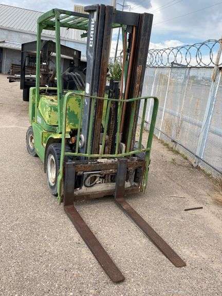 Inoperable- Clark CGP25 Warehouse Forklift - J&J Auctioneers LLC