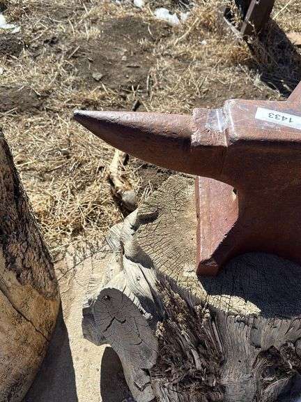 Peter Wright Anvil - Weston CO - J&J Auctioneers LLC