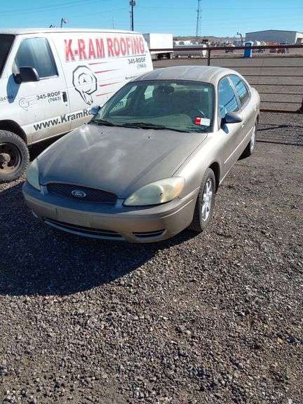 2006 Ford Taurus SEL Sedan - J&J Auctioneers LLC