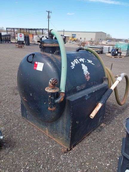 850 Gallon Vacuum Tank - J&J Auctioneers LLC