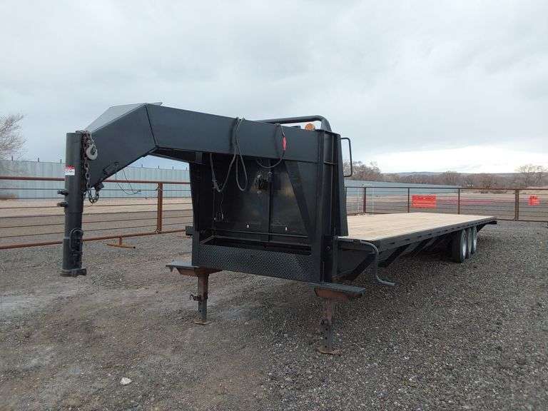 2014 Gator 40ft Tri Axle Flatbed Gooseneck Trailer - J&J Auctioneers LLC