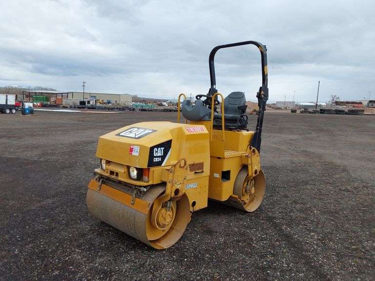 2011 Cat CB24 Vibratory Tandem Drum Roller - J&J Auctioneers LLC