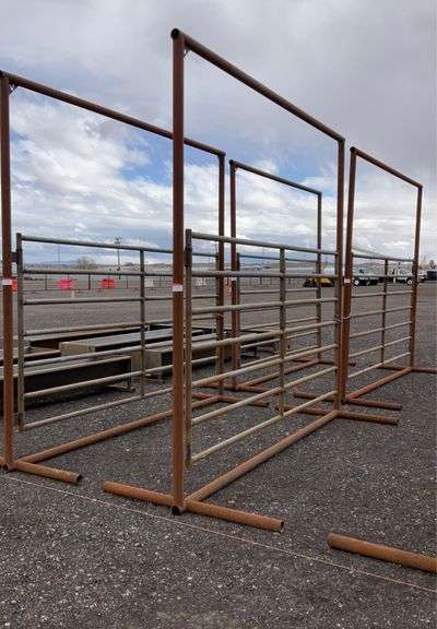 Free Standing 10ft Gate - J&J Auctioneers LLC