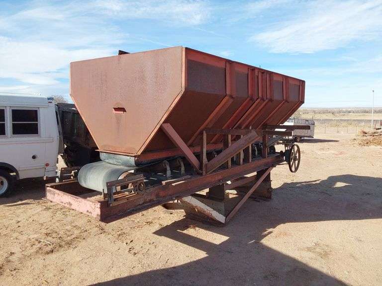 Hopper Feeder - J&J Auctioneers LLC