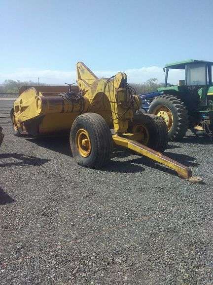 Cat Pull Scraper - J&J Auctioneers LLC