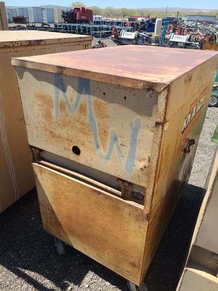 Knaack Gang Box - J&J Auctioneers LLC