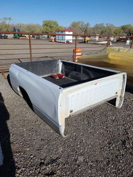 8ft Truck Bed - J&J Auctioneers LLC