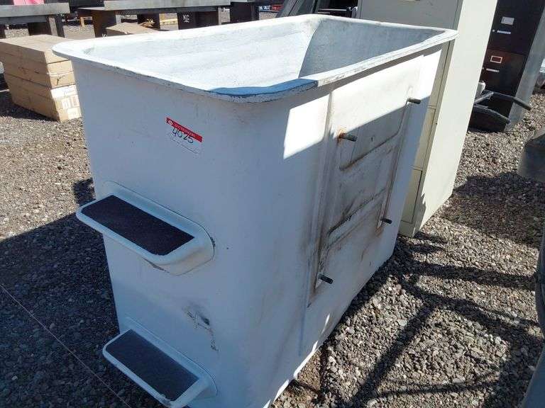 Fiberglass Boom Bucket - J&J Auctioneers LLC