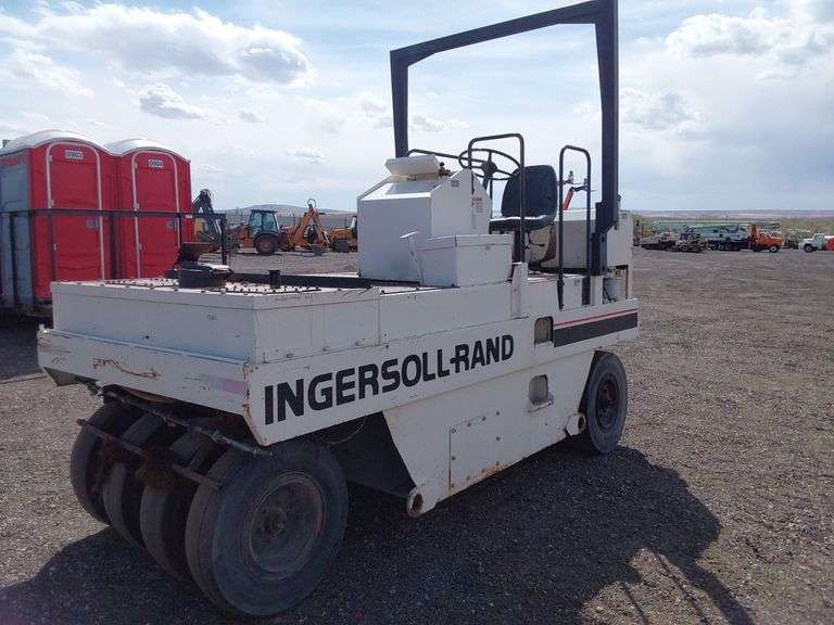 1991 Ingersoll-Rand PT-120R 9 Wheel Pnuematic Roller - J&J Auctioneers LLC