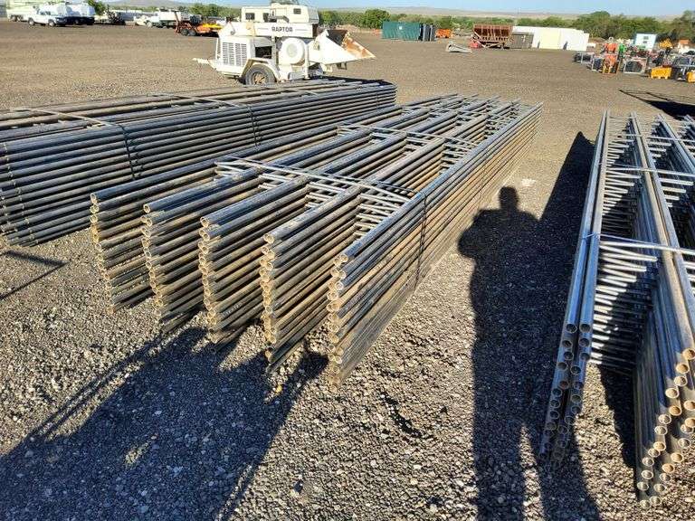 Qty 25 20ft x 48in 5 Bar Continuous Fence Panels - Albuquerque, N.M ...