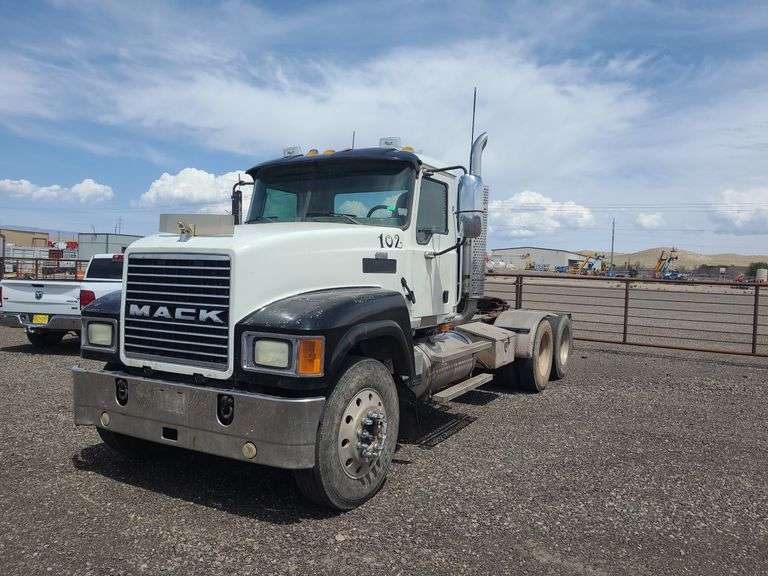 2006 Mack CH613 Truck Tractor - Albuquerque, N.M. - J&J Auctioneers LLC