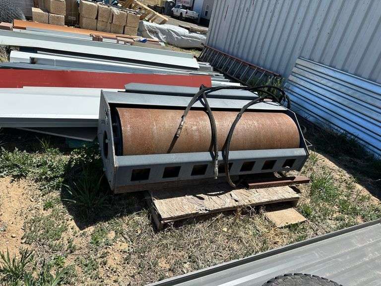 Wolverine Vibratory Roller Attachment - Las Vegas, N.M. - J&J ...