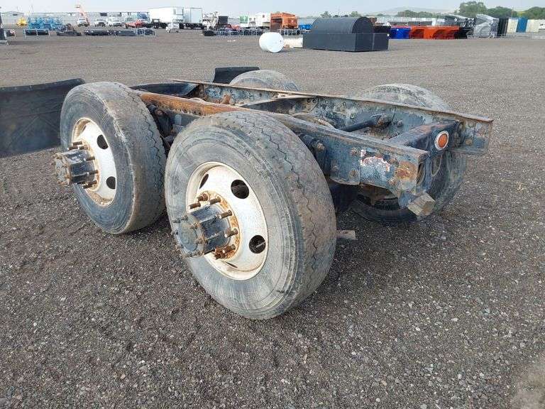1994 Freightliner SLD 120 Truck Tractor Rear End - J&J Auctioneers LLC