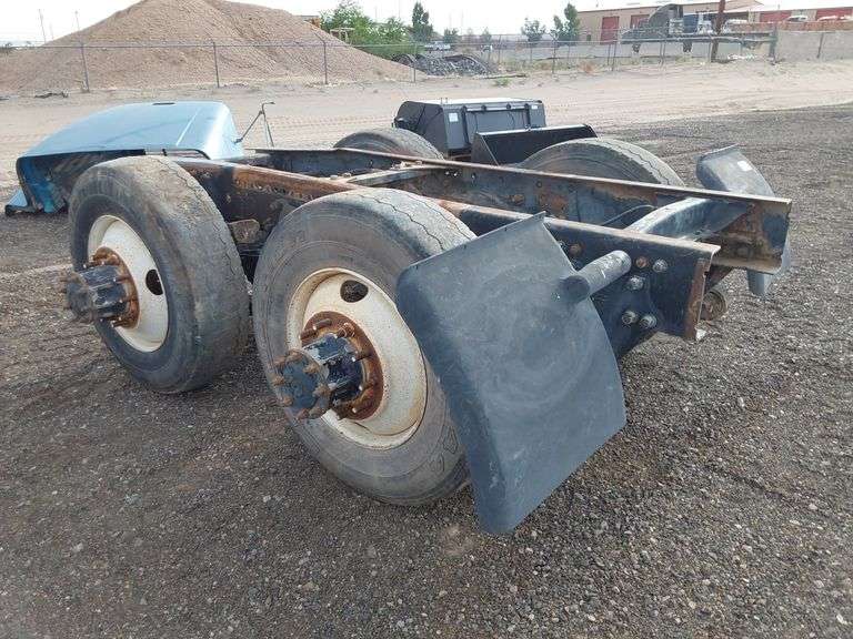 1994 Freightliner SLD 120 Truck Tractor Rear End - J&J Auctioneers LLC