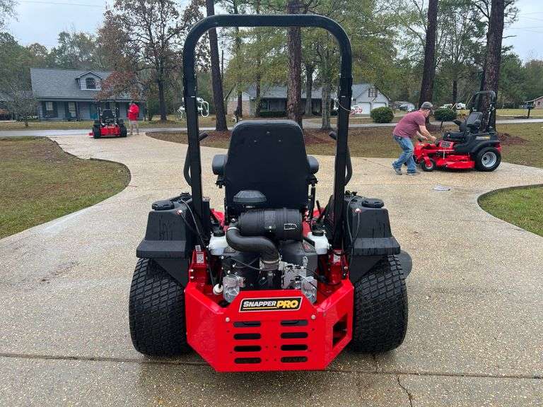 2021 Snapper Pro S200XT 61” Zero Turn Mower (0.5 Hours) - JJ Merchant
