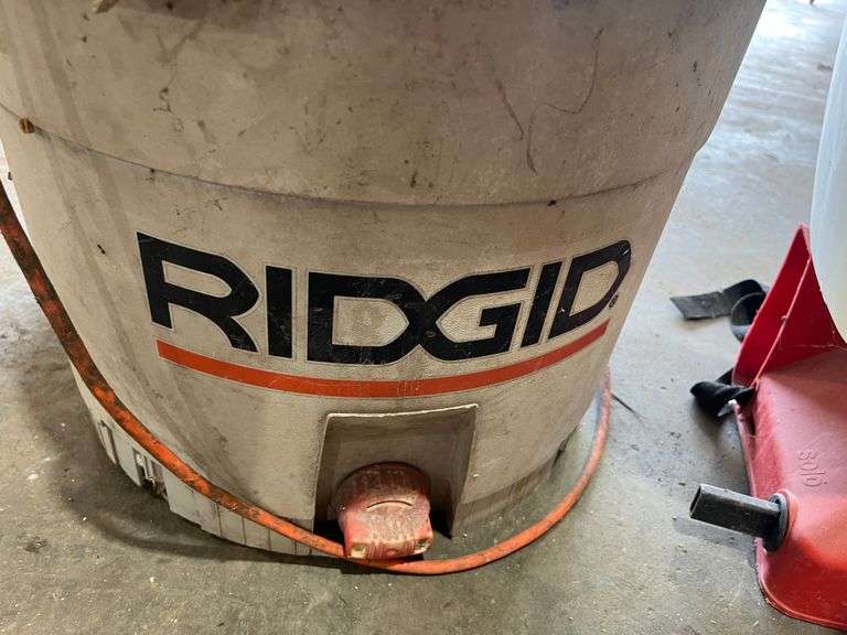 Ridgid Shop Vac and Solo Backpack Sprayer - JJ Merchant