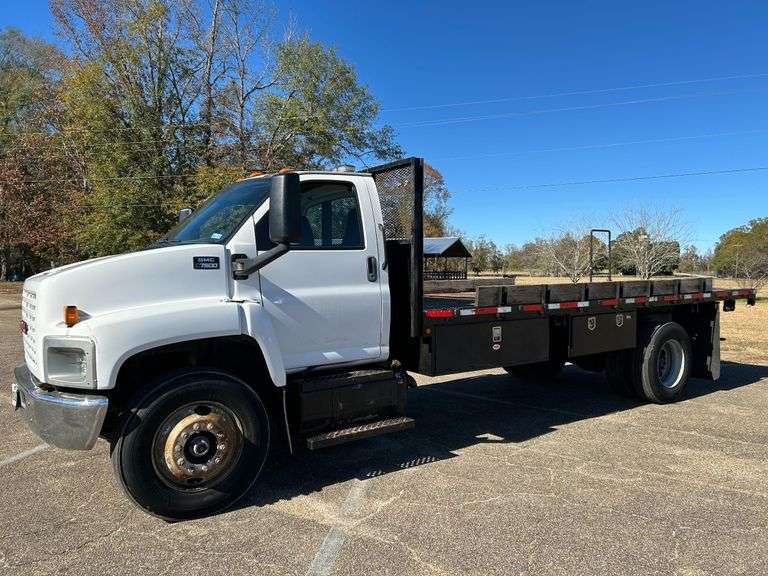 2007 GMC C-7500 Flatbed Truck - JJ Merchant LLC