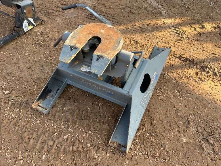 B&W Companion Fifth Wheel Hitch - JJ Merchant LLC