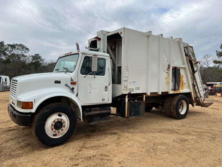1996 International 4700 4x2 Rear Load Garbage Truck (146,122 Miles ...