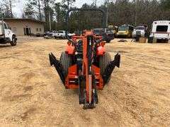 Kubota L2350 4WD Tractor w/Front End Loader and Backhoe Attachment ...