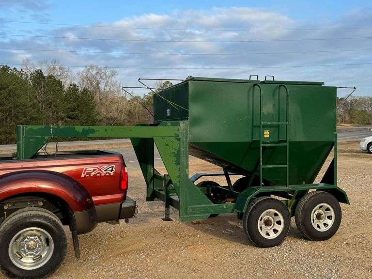 2002 Ranchers Pride Livestock Feeder Trailer - JJ Merchant LLC