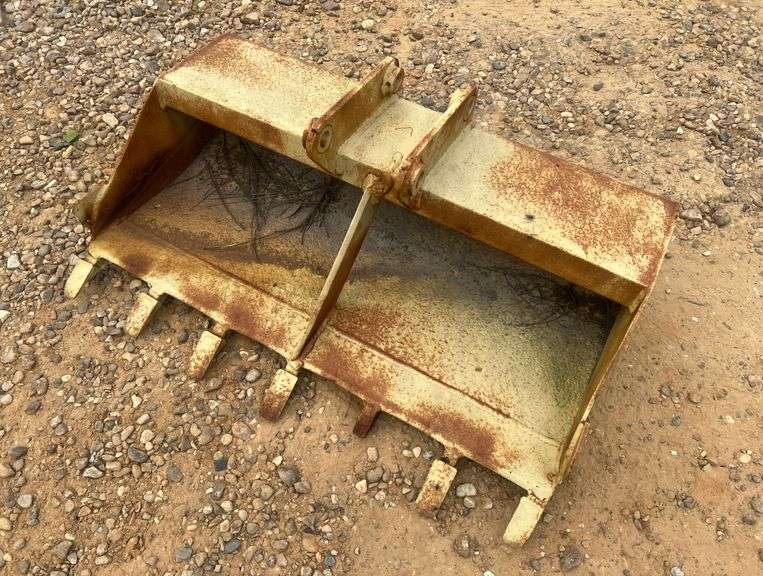 22" Backhoe Bucket Attachment - JJ Merchant LLC