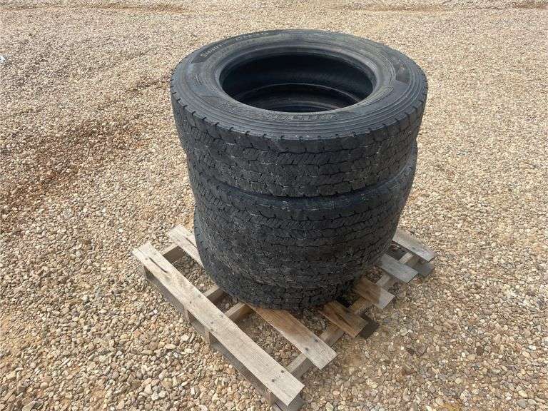 (4) Hankook Smartflex DH35 225/70 R19.5 Tires - JJ Merchant