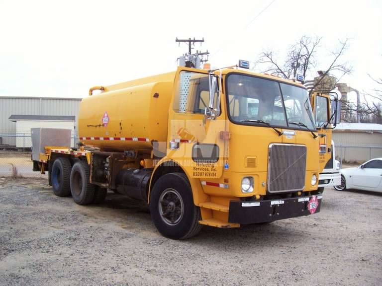 1994 BRENNER TANK TRUCK - Jeff Martin Auctioneers, Inc.