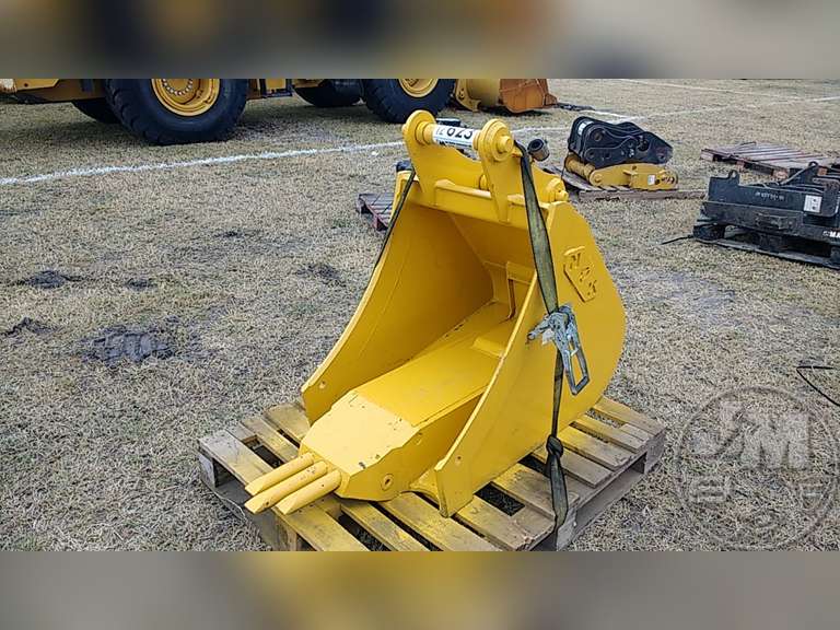 NPK SN: 37638 HAMMER BUCKET - Jeff Martin Auctioneers, Inc.