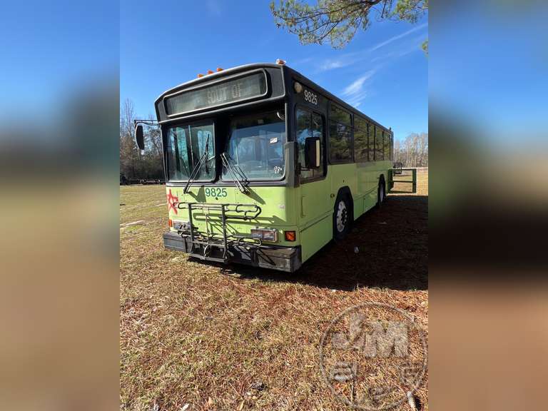 1998 GILLIG CITY TRANSIT BUS VIN: 15GCA2112W1088848 BUS - Jeff Martin ...