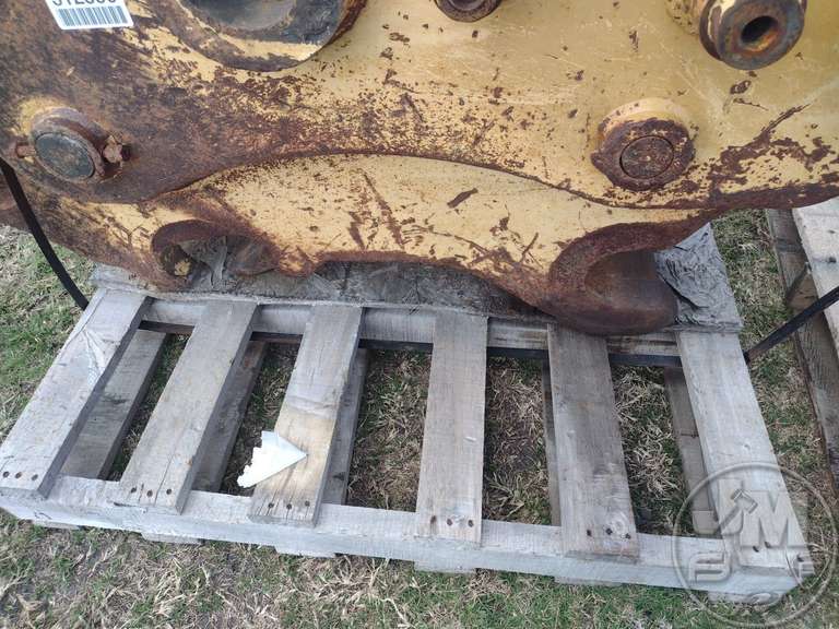 CATERPILLAR QUICK COUPLER - Jeff Martin Auctioneers, Inc.